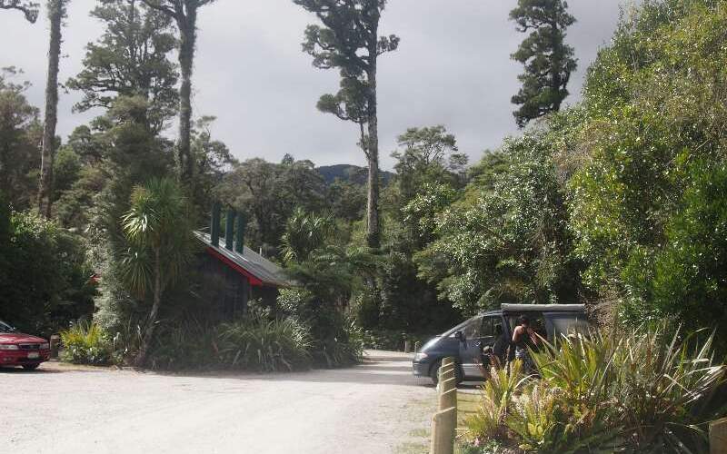 Lake Paringa Campsite | Freedom/Basic Camp | New Zealand